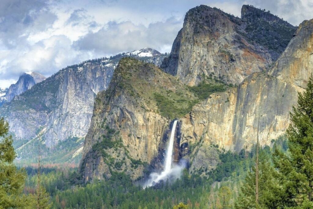 10 Attractions in Yosemite National Park You Must See | WildlifeZones