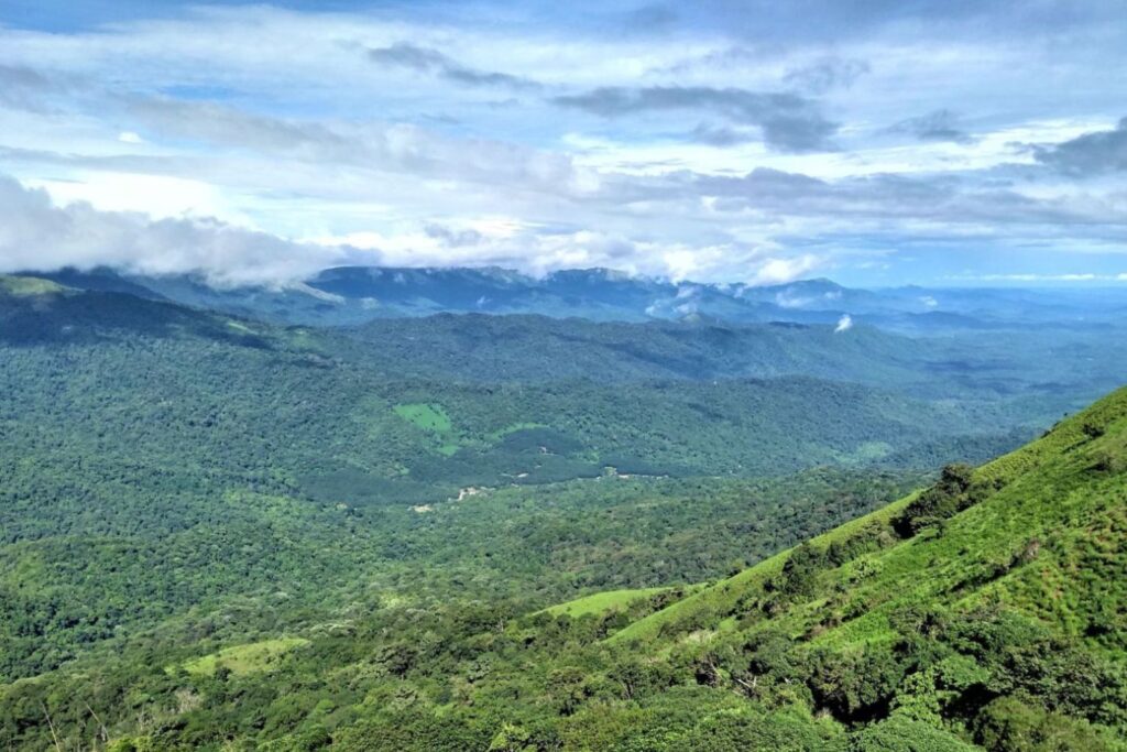 6 Amazing Places To Visit in Coorg in 1 Day | WildlifeZones