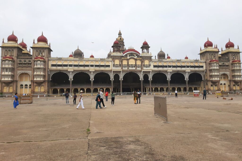 A Complete Guide To Mysore Palace | WildlifeZones